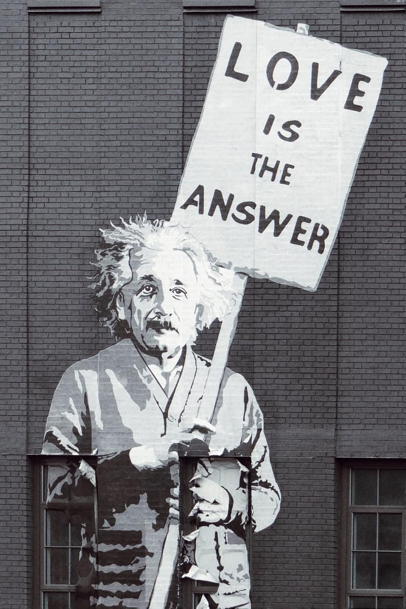What Languages Does Albert Einstein Speak?